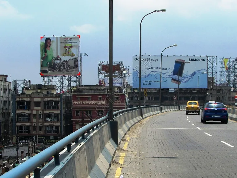 Billboard in VIP Road,Kolkata at VIP Road Flyover - Airport|10xmt